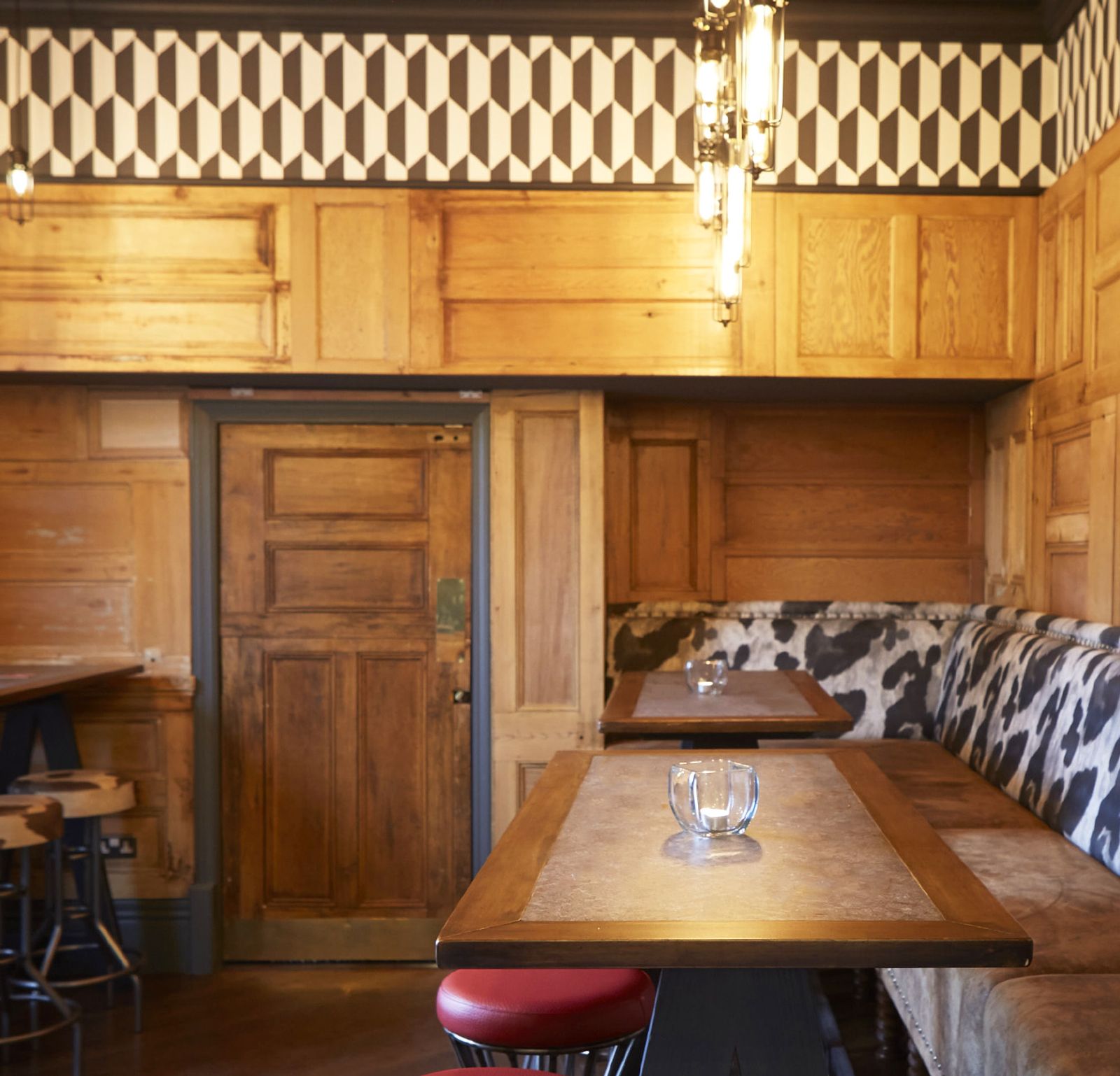 Belmore Hotel | Pub, Restaurant & Hotel in Sale, Cheshire